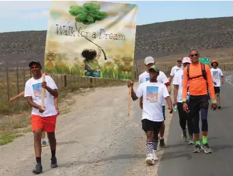 Gemeenskap stap vir Walk for a Dream - PressReader