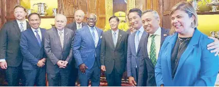 ‘And crown thy good with brotherhoo­d’ - PressReader