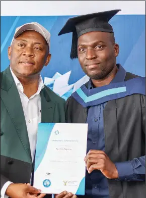 KUFEZEKE IPHUPHO LEMINYAKA ABAFUNDI BEPHOTHULA IZIQU - PressReader