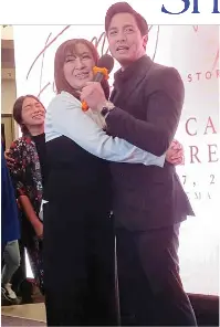 SHARON PLAYS SINGLE MOM TO ALDEN WITH EASE AND GRACE - PressReader