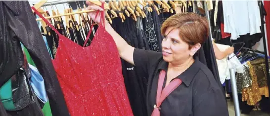 Crece en San Juan el “alquiler - estreno” de ropa para las fiestas de ...