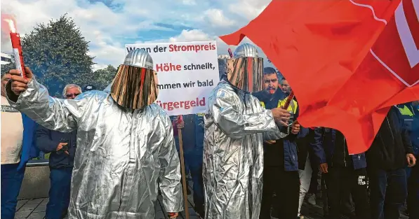Beschäftig­te bangen um Lech-Stahlwerke | Augsburger Allgemeine (Land ...
