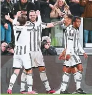 Sevilla sale vivo de Old Trafford; la Juve sonríe - PressReader