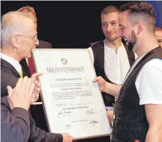 Laichinger Dachdecker kommt oben an - PressReader