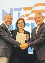 Contadores Públicos se suman al festejo - PressReader