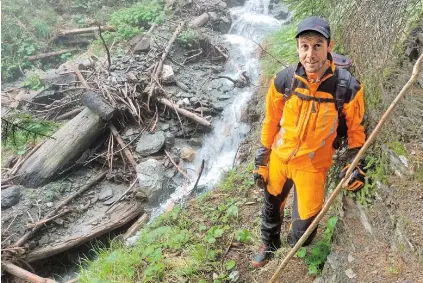 Auf der Suche nach der Gefahr in den Gräben - PressReader