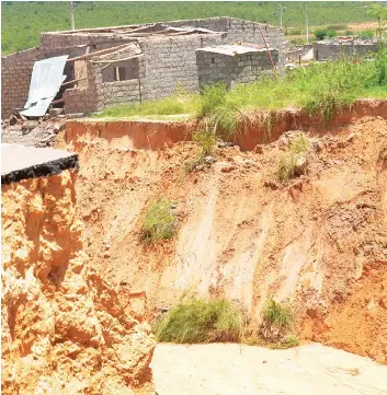 Disponibil­izadas verbas para estancar três ravinas - PressReader