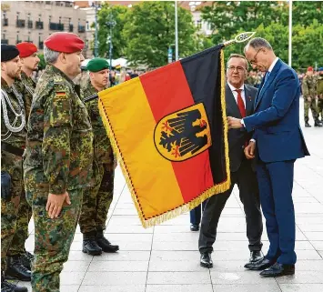 Operation „Mächtiger Pfeil“ - PressReader