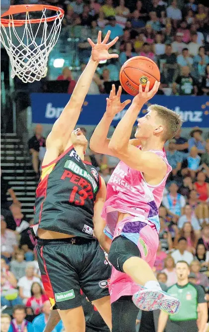 Breakers fall to Wildcats in deluge of free throws - PressReader