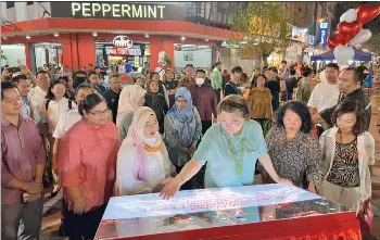 Api-Api Night Market now offers more stalls - PressReader