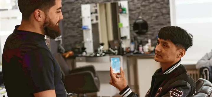 Mit Karte, bitte! - PressReader