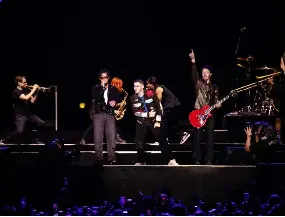 FEQ : Sous le charme des Jonas Brothers - PressReader