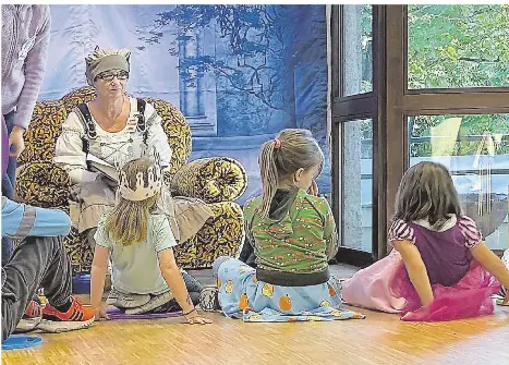 Märchen erzählt man sich weltweit - PressReader