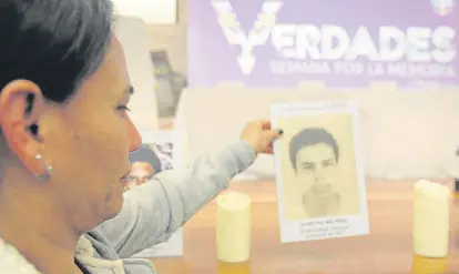 Petro pide perdón por “genocidio” paramilita­r - PressReader