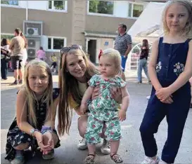 Tjo och tjim när daghem firar jämt – ”Det bästa är sockervadd­en ...