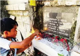 KALAG-K ALAG: A WONDERFUL TIME FOR CANDLE AND FLOWER VENDORS - PressReader