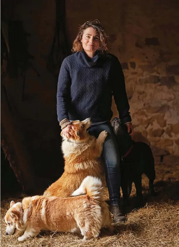 A Day in the Country: With family far away, Maggie Mackellar turns to a ...