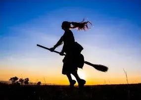 Magic spells for beauty and love from the White Witch of Cobh - PressReader