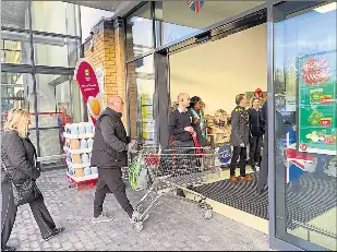 New Lidl supermarke­t opens just yards from original store - PressReader