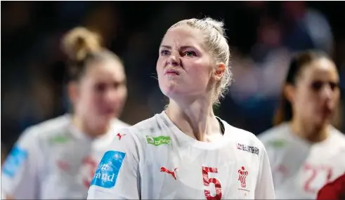 ENORM DANSK EM- FUSER - PressReader