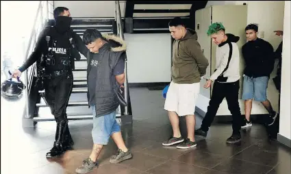 ¡Pasajeros de TERROR! - PressReader