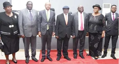 Senior lawyers write Buhari over multibilli­on naira cargo tracking ...