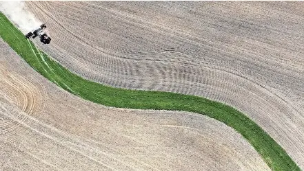 Farmers in Ohio facing low commodity prices - PressReader