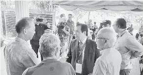 Sumbangan paling besar mendiang khususnya di kawasan Padawan ialah ...