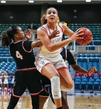 Carlton’s triple-double lifts Seven Lakes into semifinals - PressReader