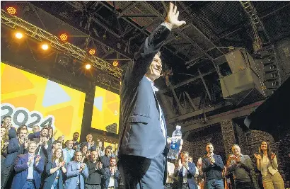 Macri no quiere perder pisada - PressReader