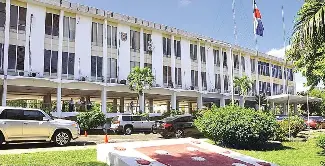 Se frenan aspiracion­es a alcaldía de Santiago | El Caribe | PressReade­r