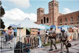 Protesters clash at UCLA hours after police clear campus - PressReader