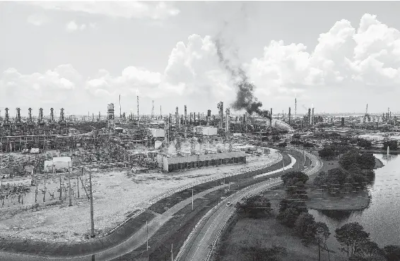 Fire at another Exxon plant in Baytown leaves 37 hurt - PressReader