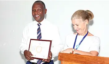 Académico conclui mestrado em Francês - PressReader