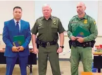 Reconocen a oficiales de la Border Patrol - PressReader