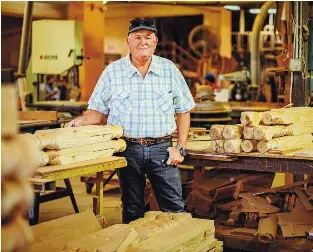 Transforma­n madera local en muebles de calidad - PressReader