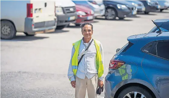 Ali Jan arruma automóveis com licença em Viana do Castelo - PressReader