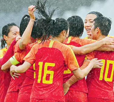 CHINA WOMEN EMERGE FROM QUARANTINE TO BEAT THAIS - PressReader