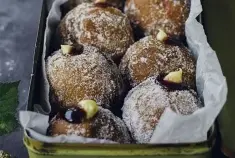 Irish blackberry jam and custard donuts recipe - PressReader