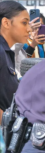 EL rETOrNO DE EDDIE MUrpHY A SU pErSONAJE MáS FAMOSO - PressReader