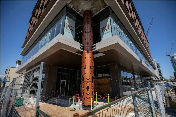This 40- foot serpent sculpture in Vancouver is a reclamatio­n of Squamish and Japanese art ...