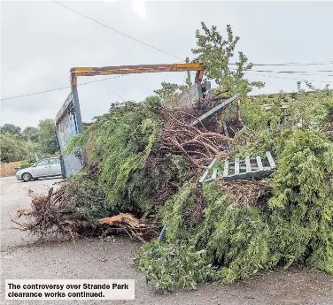 Controvers­y at Strande Park - PressReader