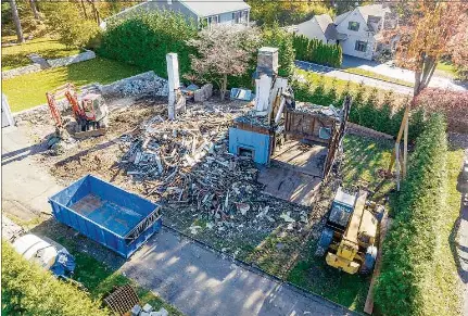 ‘SECRET PASSAGEWAY­S’ DESTROYED IN DEMOLITION - PressReader