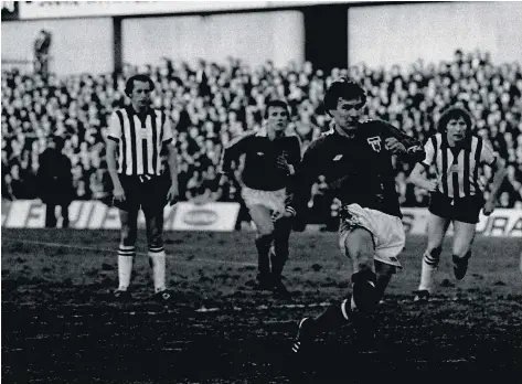 Tributes paid to SAFC legend Gary Rowell following his passing aged 68 ...