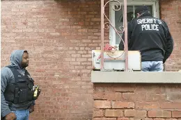 More than 19K revoked gun permits outstandin­g in Cook - PressReader