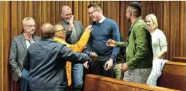 Mayor dodges no-confidence vote as meeting fails - PressReader