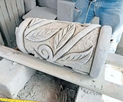 El arte de esculpir las piedras - PressReader