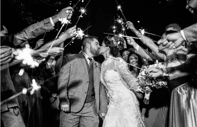 ’70s themed weddings - PressReader