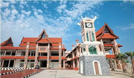Iconic 1957 clock tower rebuilt at Pasar Kedai Payang 1 nd - PressReader