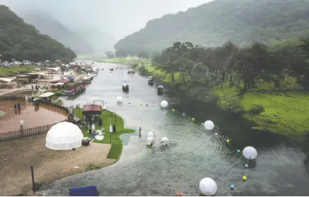 With poetry and chants, Omanis strive to preserve ancient language ...